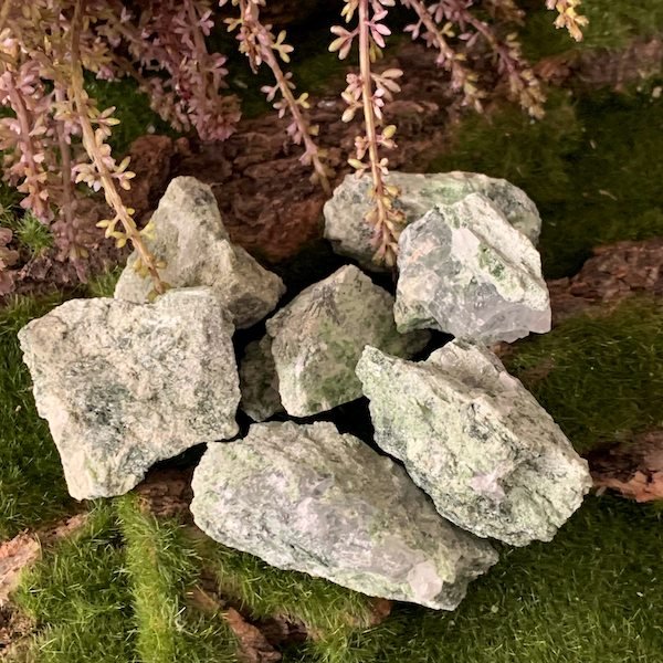 Diopsid rå, Mål 3 - 4 cm - Halvpoleret & rå sten - Gaia sten & krystaller